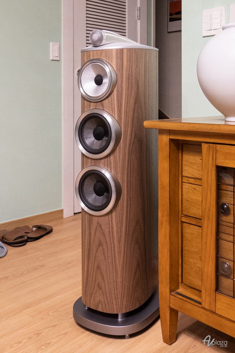 B&W 804 D4와 dCS 바르톡을 사용한 하이파이 시스템 – AV 플라자