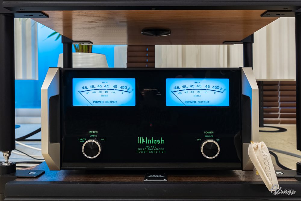 B&W 802 D4, 매킨토시(McIntosh) C53, MC462를 매칭한 하이파이 시스템 – AV 플라자