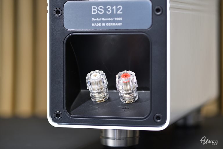 엘락(Elac) 컴팩트 북셀프 스피커 BS312 입고 및 전시 – AV 플라자