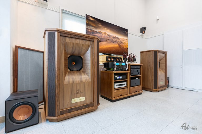 탄노이(Tannoy) 웨스트민스터 로얄 GR과 매킨토시(McIntosh) 매칭의 하이파이 시스템 – AV 플라자